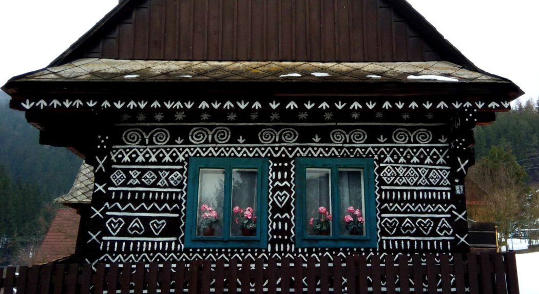 Słowackie Čičmany - Domy z piernika - Pióro Podróży